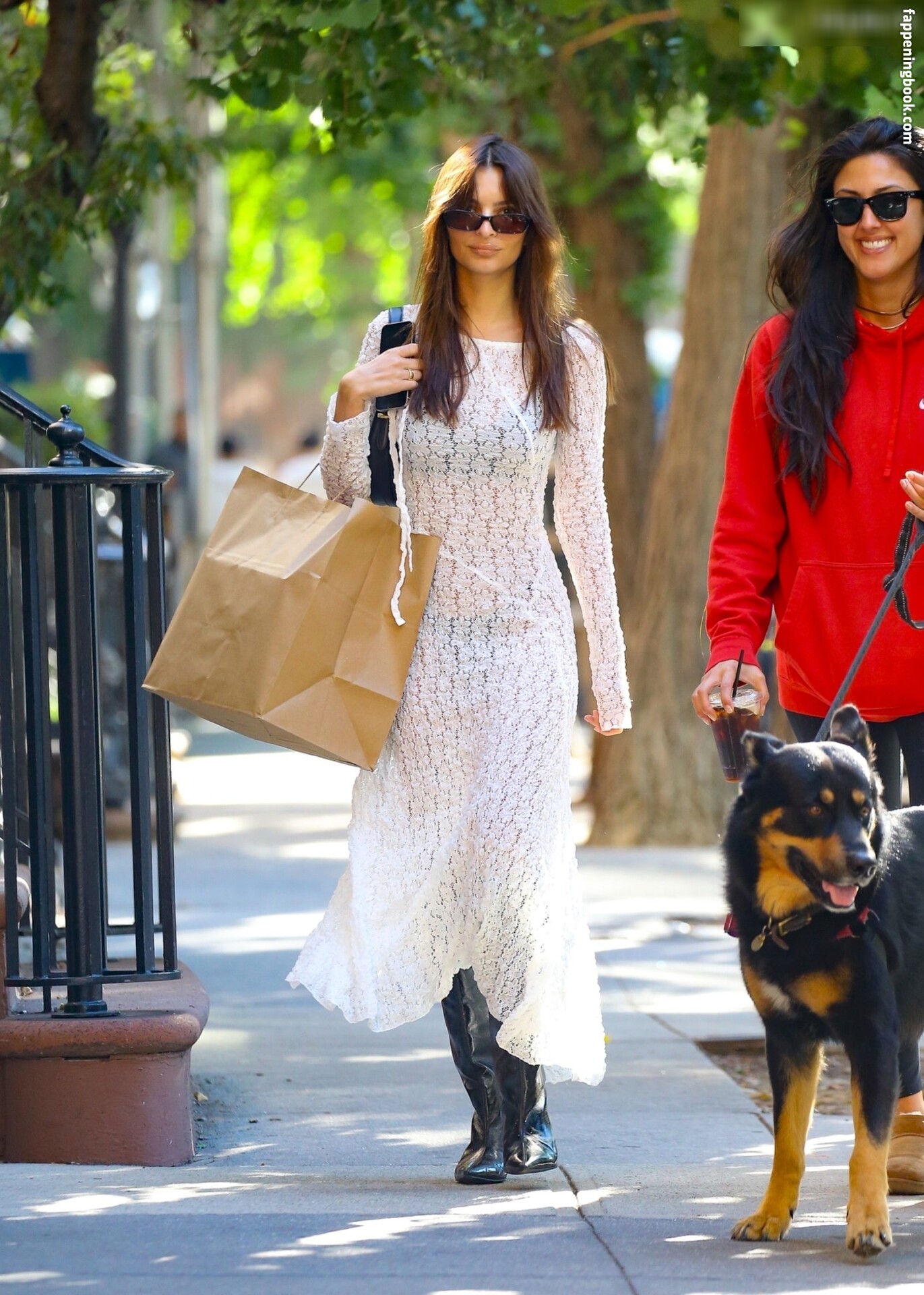 Emily Ratajkowski / emrata Nude, The Fappening - Photo #7778229 - FappeningBook