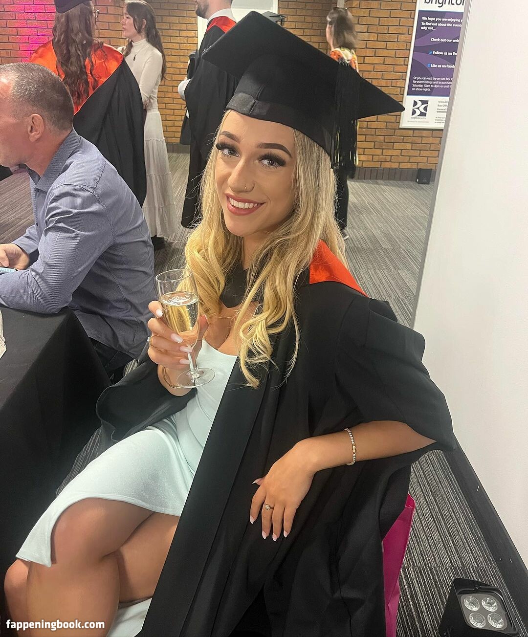 Grace Baker / gracetbaker Nude, OnlyFans Leaks, Fappening - FappeningBook