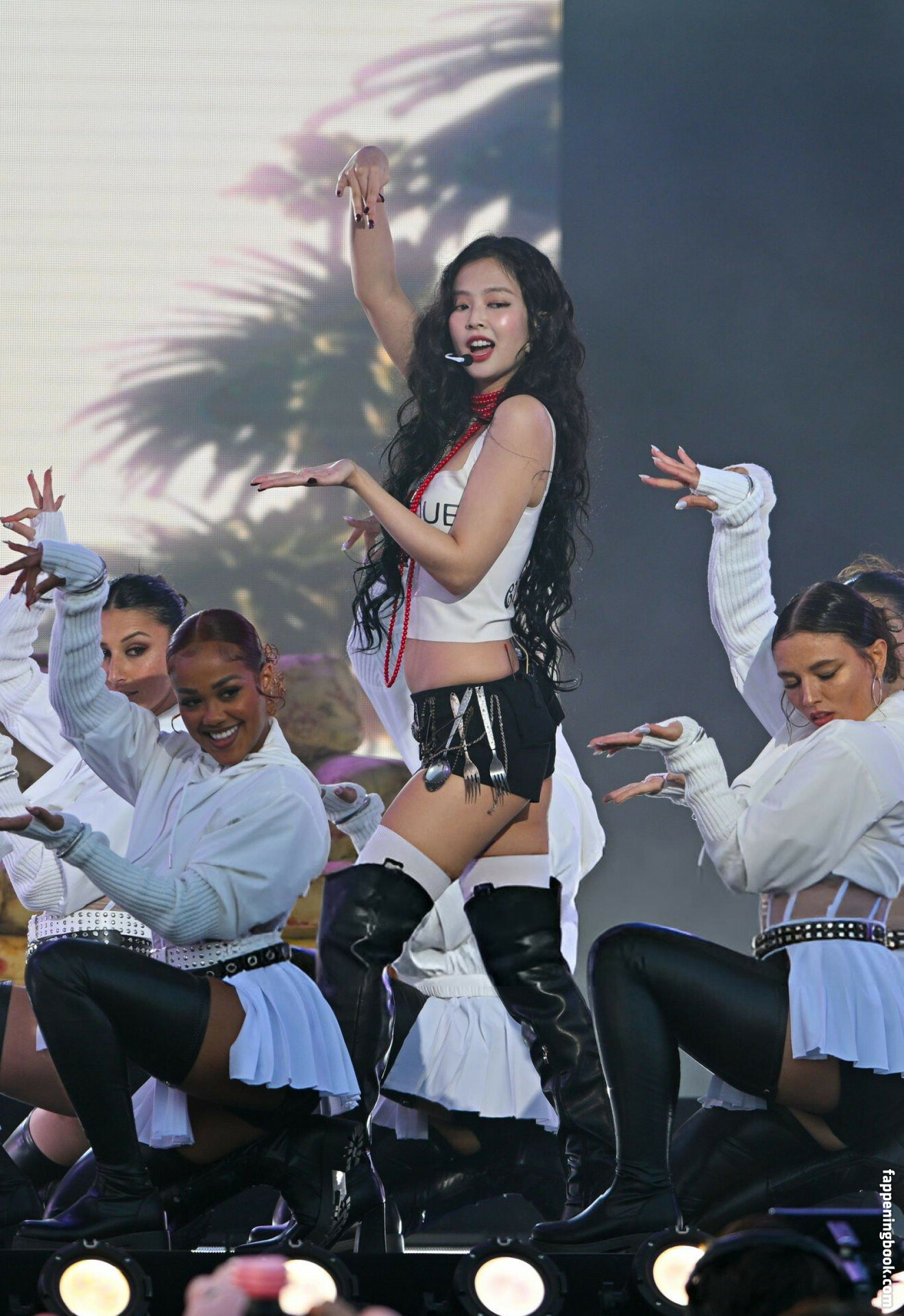 Jennie | BLΛƆKPIИK / sheflieshigh Nude, OnlyFans Leaks, Fappening - FappeningBook