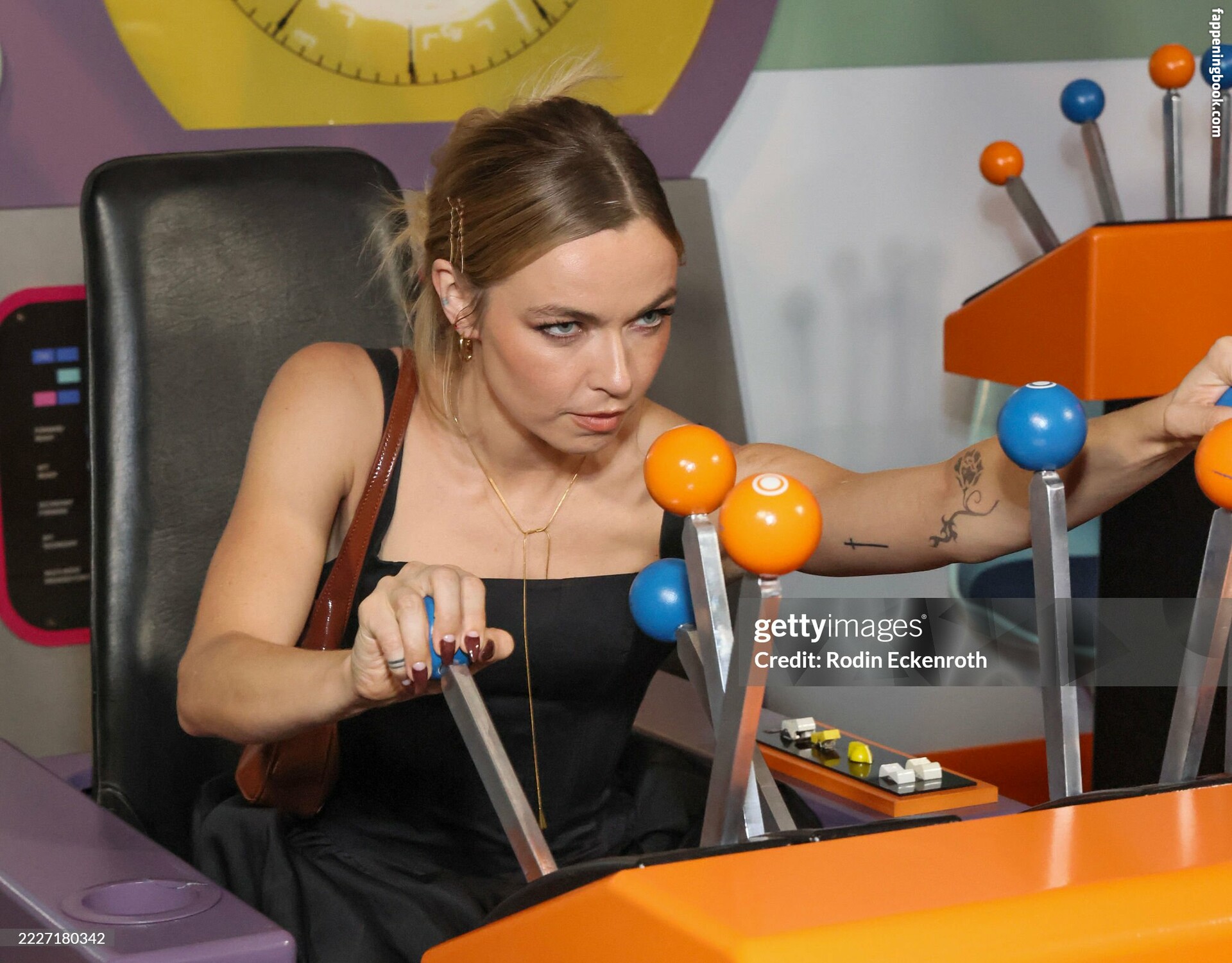 Jess Bush / onejessa Nude, OnlyFans Leaks, Fappening - FappeningBook