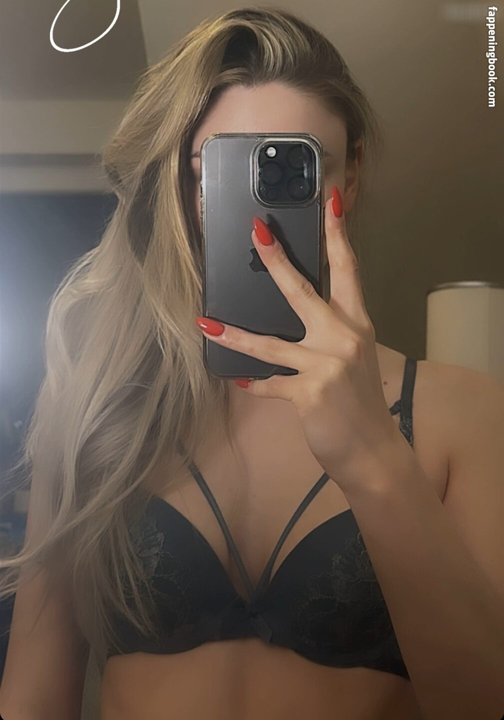 Kira Karambole Nude, OnlyFans Leaks, Fappening - FappeningBook