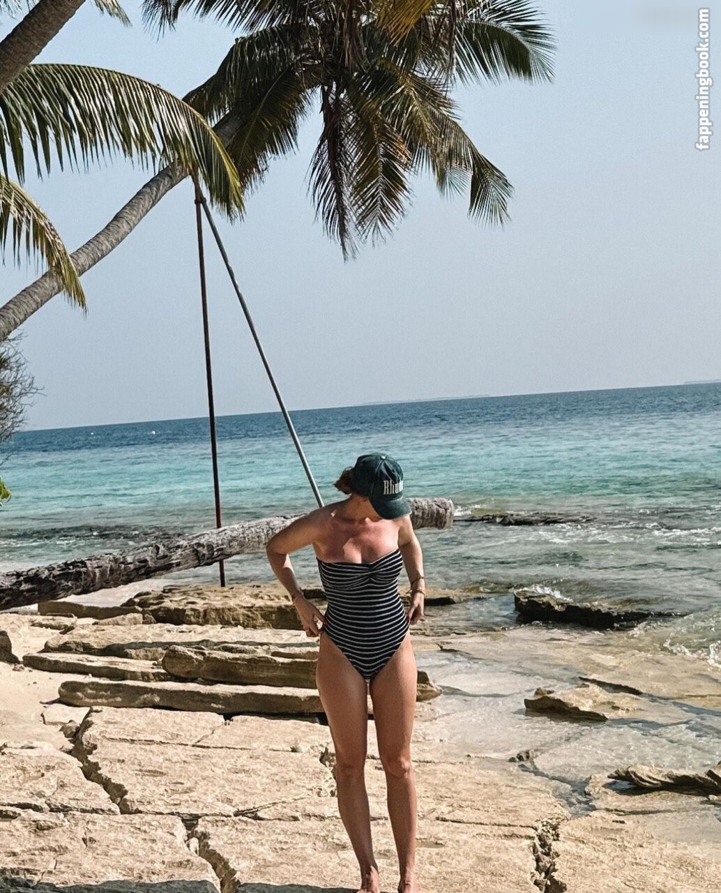 Mrs. Bella Nude, OnlyFans Leaks, Fappening - FappeningBook