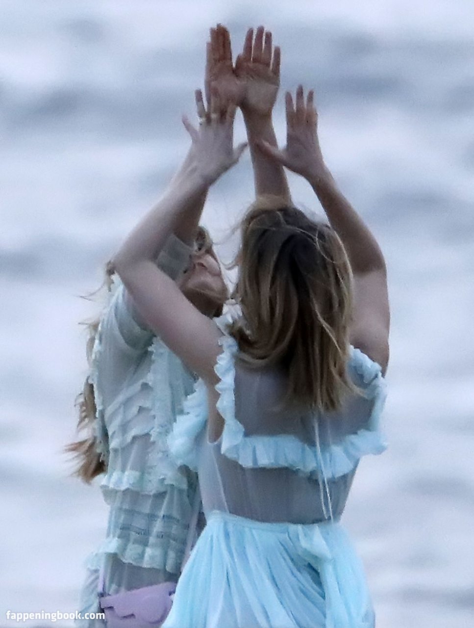 Suki Waterhouse Nude Sexy The Fappening Uncensored Photo 511780